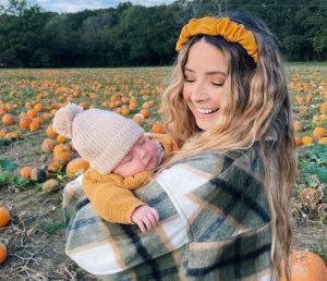 Youtuber and Entrepreneur Zoe Sugg net worth, boyfriend, daughter