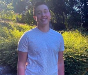 Yale Transgender swimmer Isaac Henig biography, parents, ethnicity