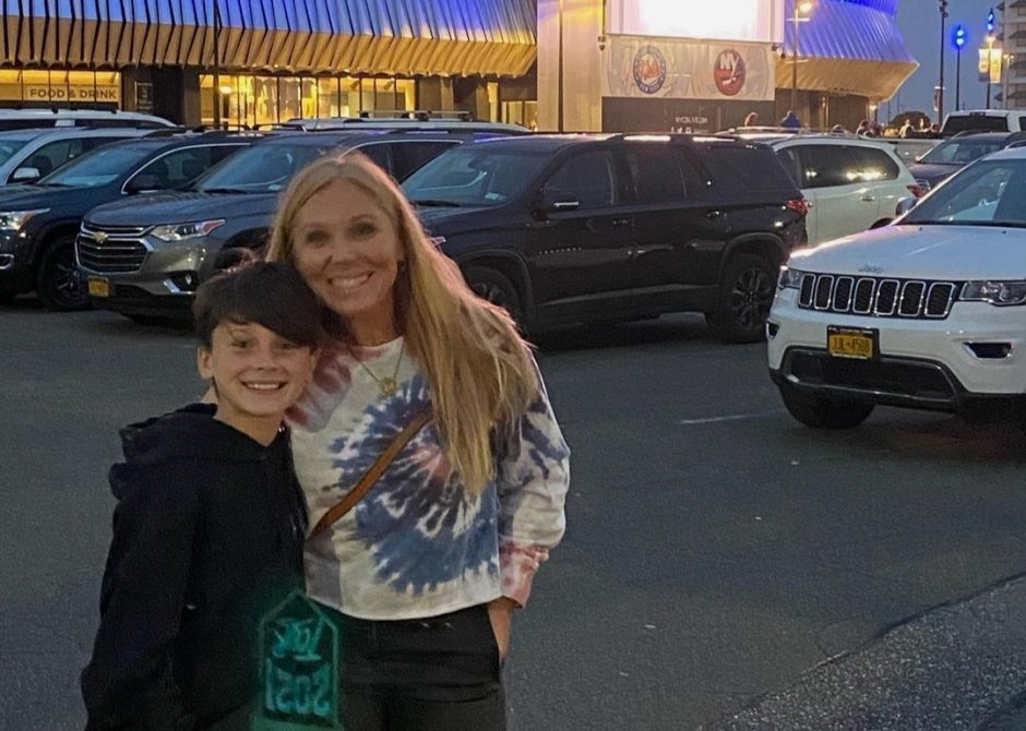 The American Journalist Elizabeth Hashagen husband and net worth