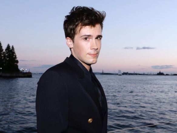 Zane Pais net worth is 1.5M: How does he earn? Partner, family