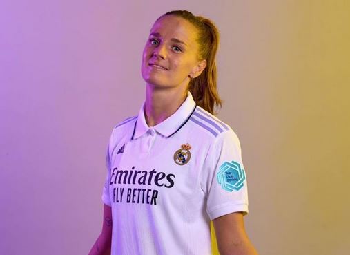 French Footballer Sandie Toletti boyfriend, salary, parents, age, height