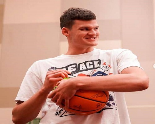 Meet American star Walker Kessler girlfriend: more about his net worth ...
