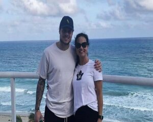 Who is Auston Matthews' long-term girlfriend? salary, contract, parents ...