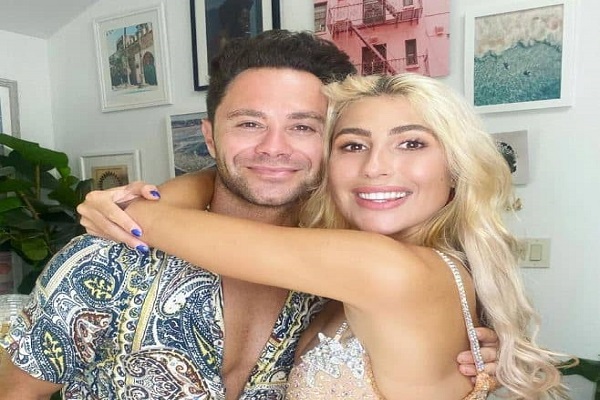 Who is Emma Slater's ex-husband Sasha Farber? twin sister, parents ...