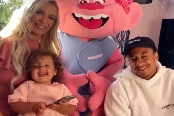 Who is Jesse Lingard's baby mother, Rebecca Halliday? Wife, bio/wiki