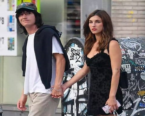 How long has Rainey Qualley been dating her boyfriend, Lewis Pullman ...