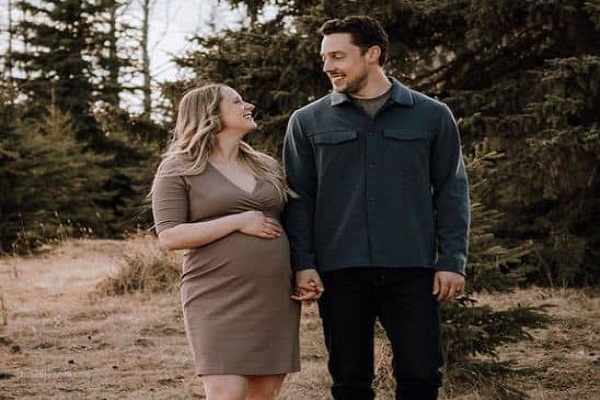 Who is Brett Gallant's wife? Is he married? Fiancé, net worth