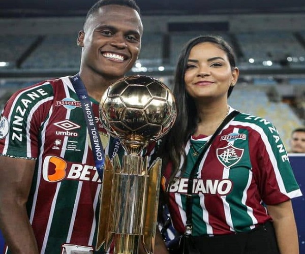 Patrimonio neto e ingresos del futbolista profesional colombiano John Arias